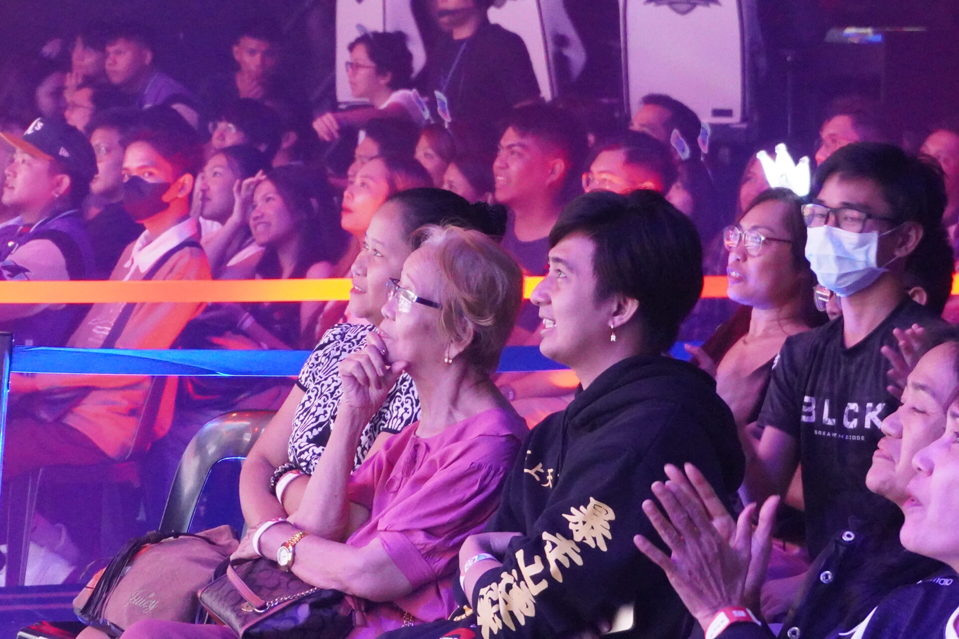 Meet Lola Gaming: The 74-Year-Old Mobile Legends Streamer